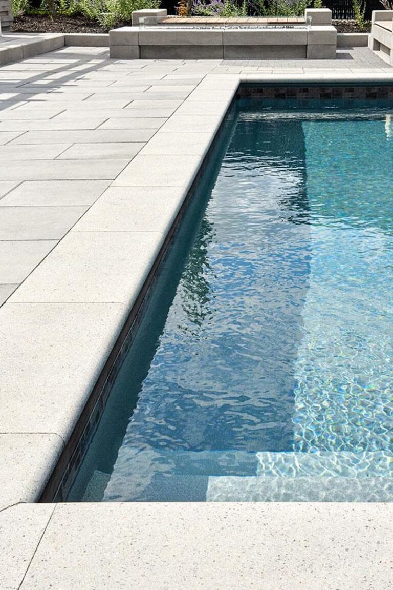 Borda de Piscina Boleada 50×15 Branca (Peito de Pombo) - Gênesis Pisos ...
